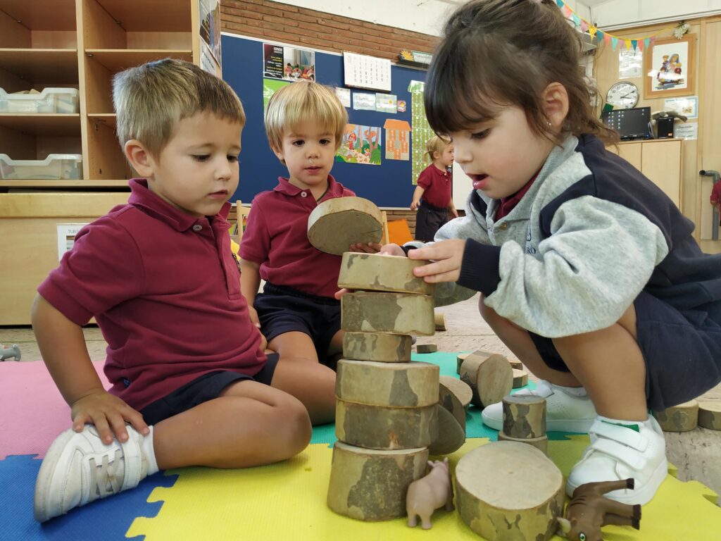 Juguem a construir! - Una finestra oberta