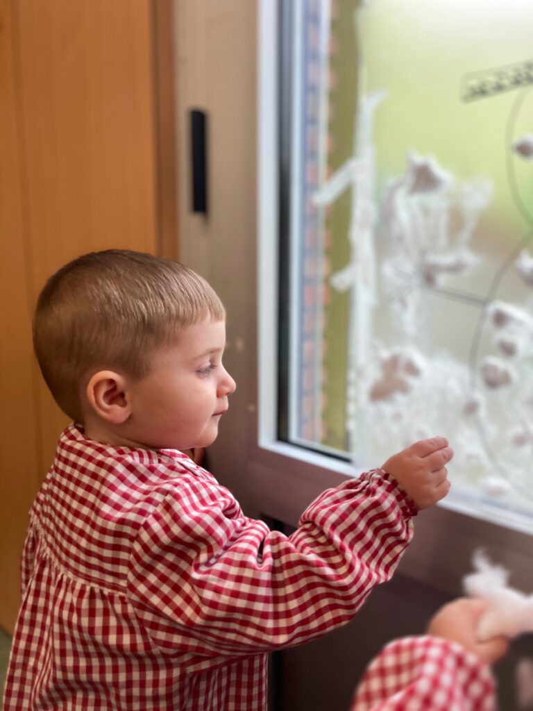 Mural del paisatge a l'hivern - Una finestra oberta